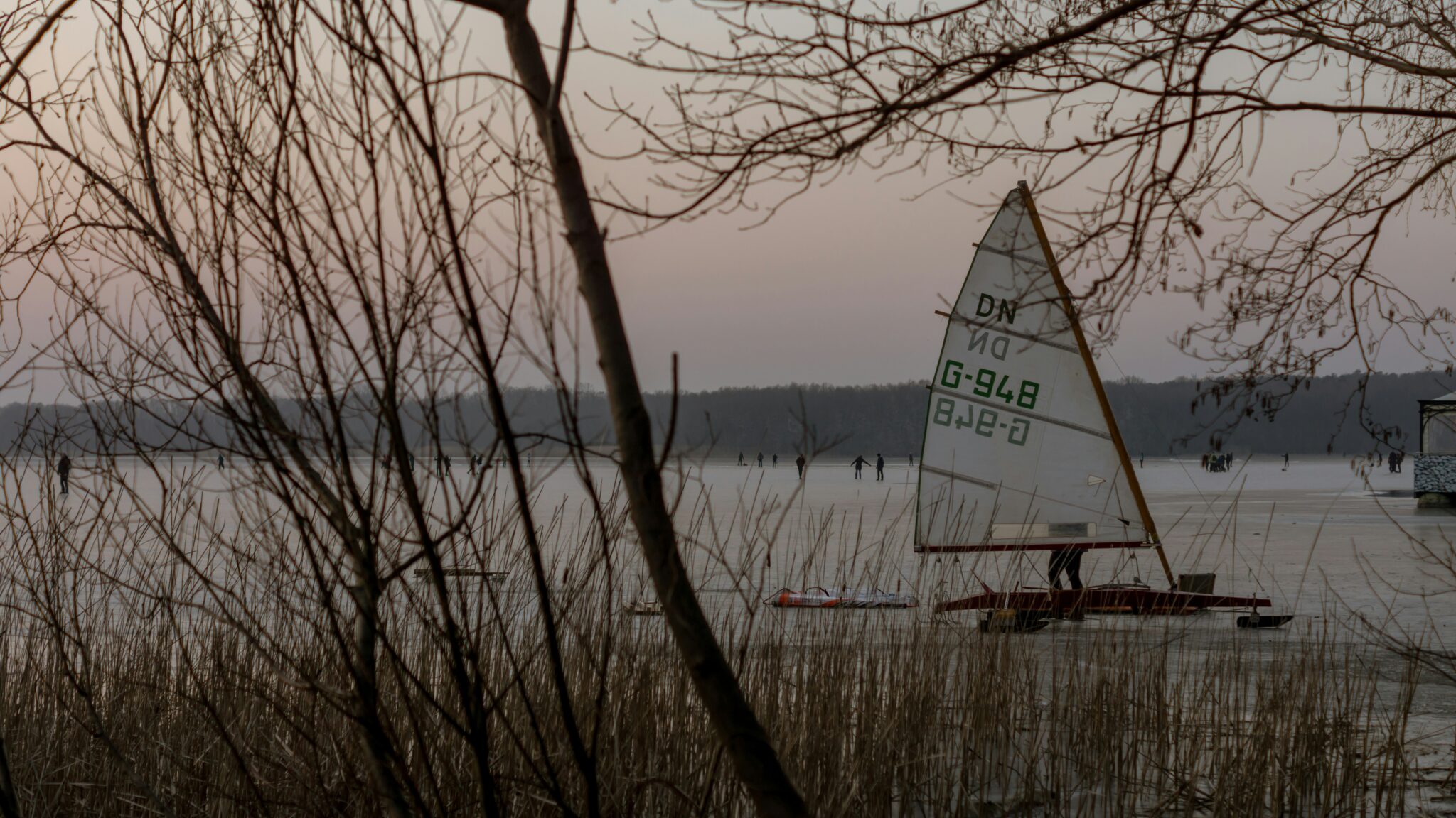 Ice sailing: how it works, gear & safety
