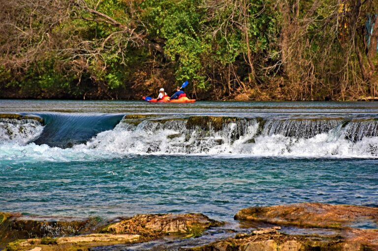 Whitewater Kayaking Essentials: Thrill Seeker’s Guide | Lake.com