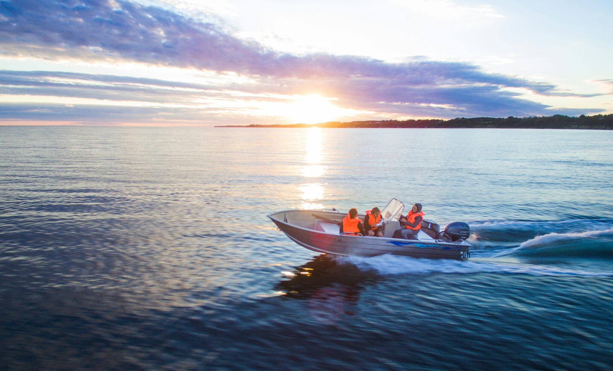 Small Motor Boats Guide: Types, Features, Brands, and Buying Tips