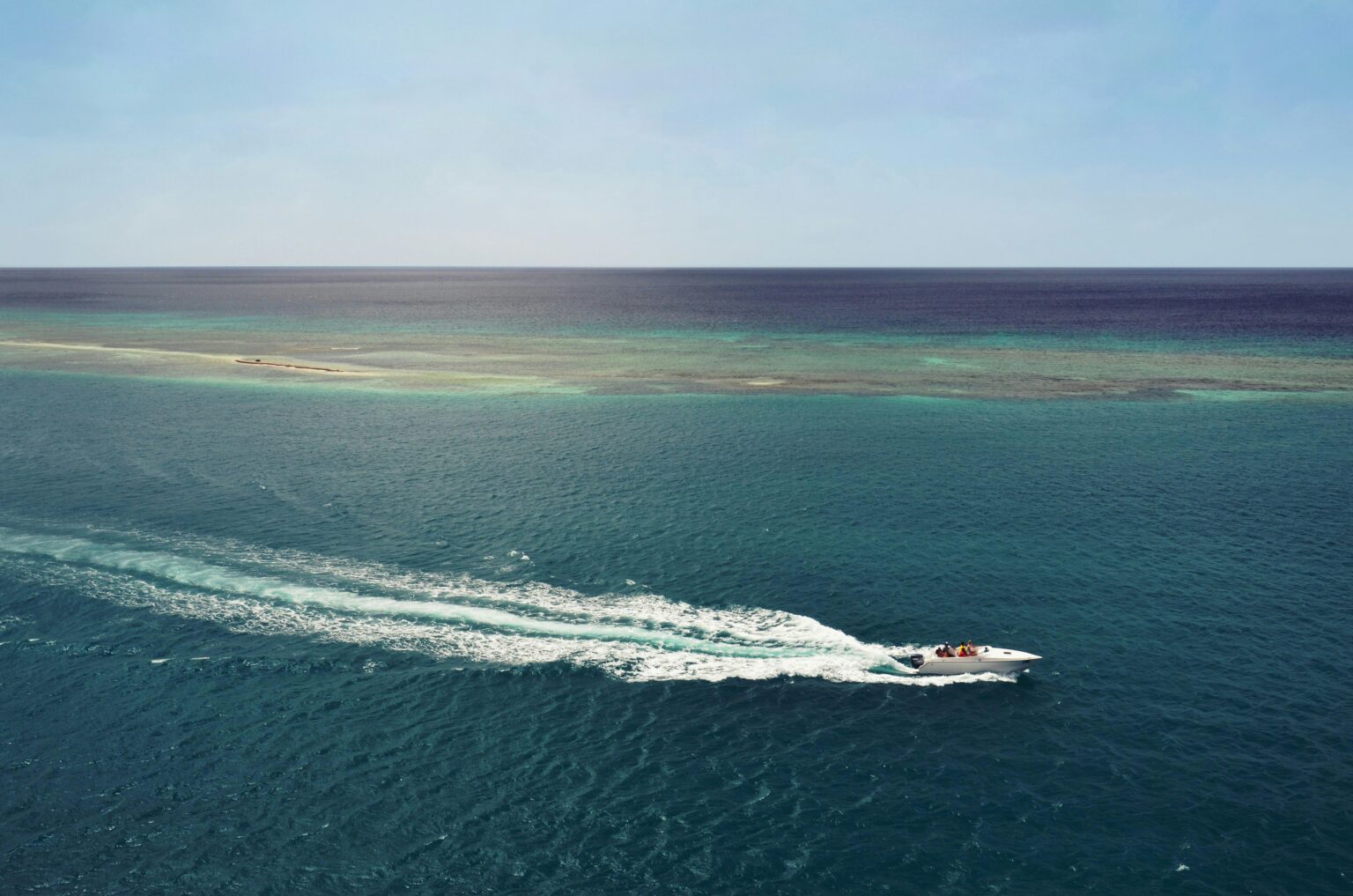 Speed Boats: The Ultimate Guide to Thrilling Water Rides - Lake.com