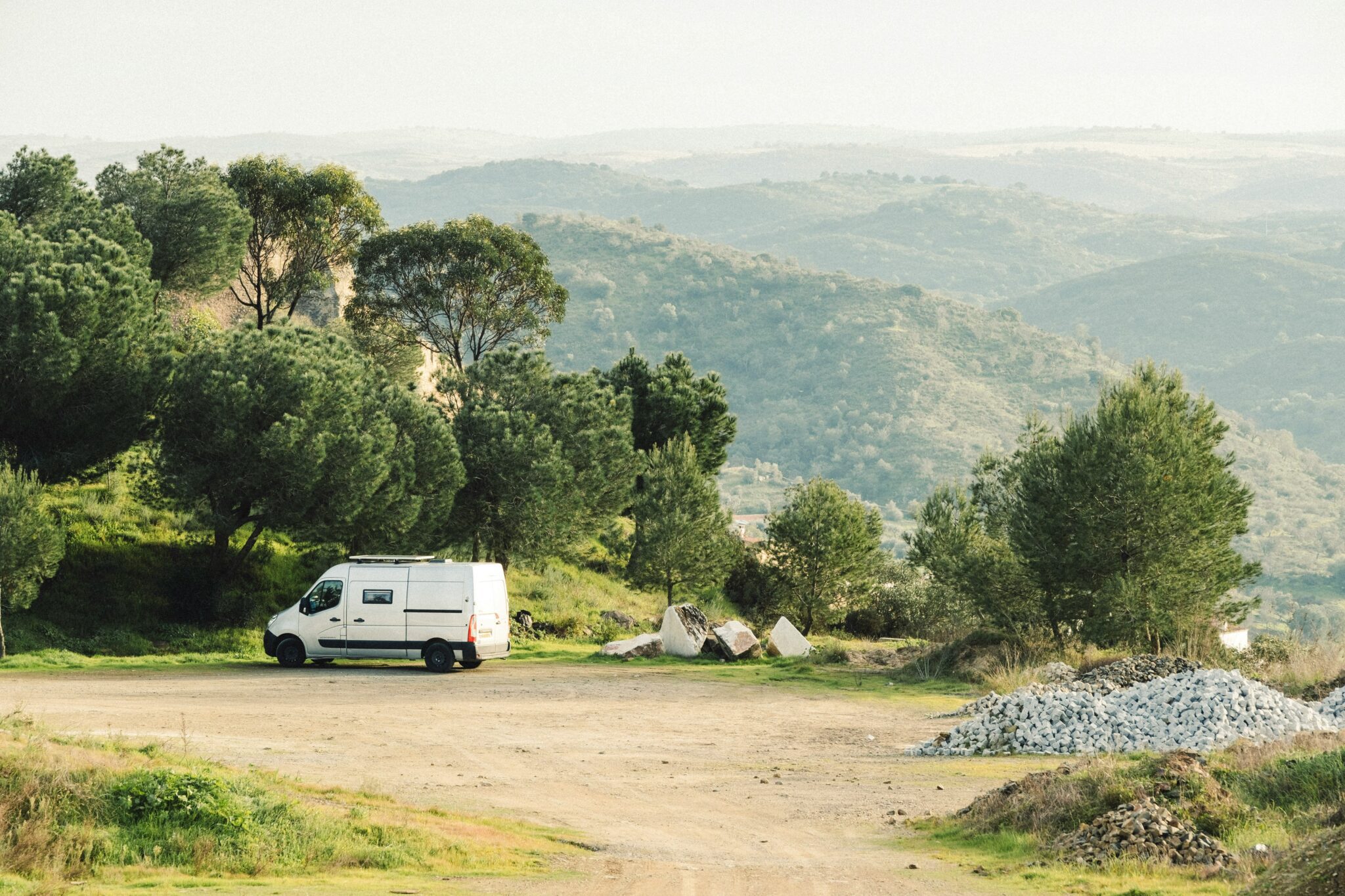 Class B Motorhomes: Compact Comfort on the Road - Essential Guide and ...