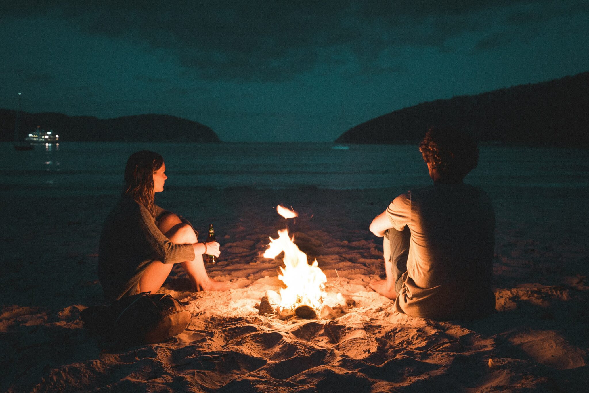 Beach Bonfire: Rules, Setup & Safety Checklist | Lake.com