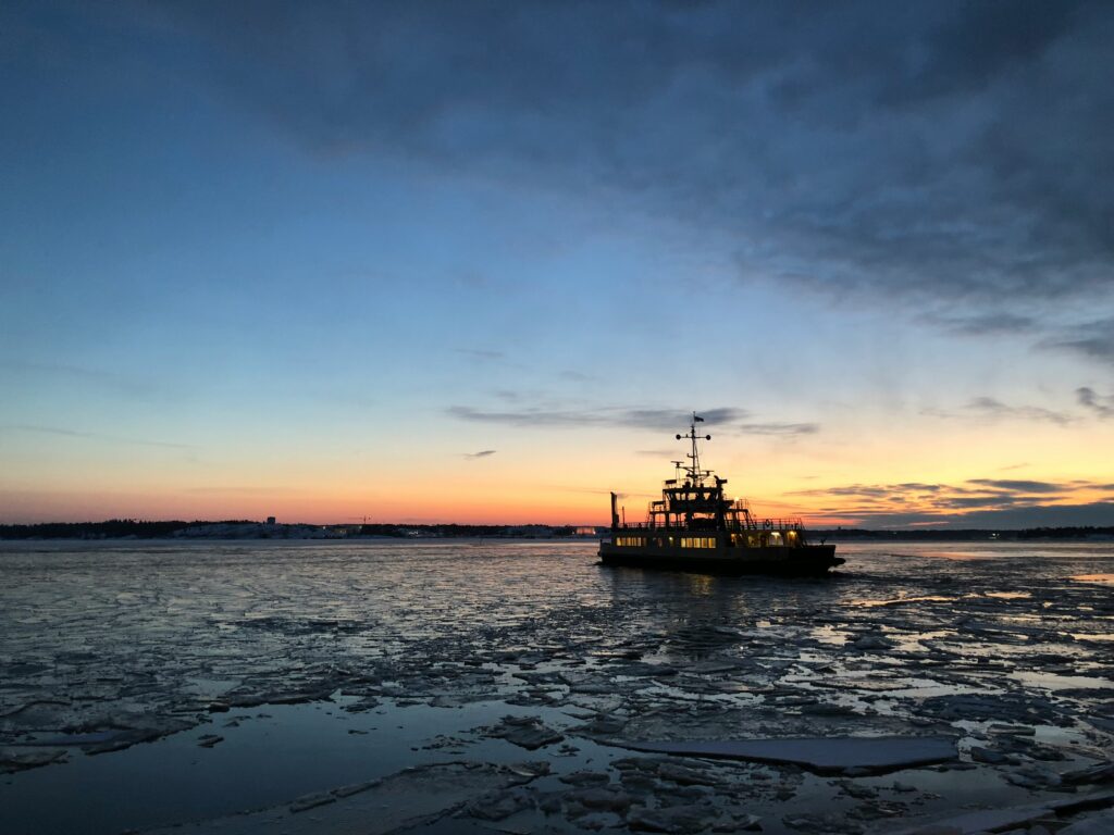 Navigation Lights Boat Situation: Essential Safety Tips for Night ...