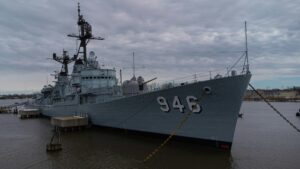 500-Yard Rule: Distance From U.S. Navy Ships | Lake.com
