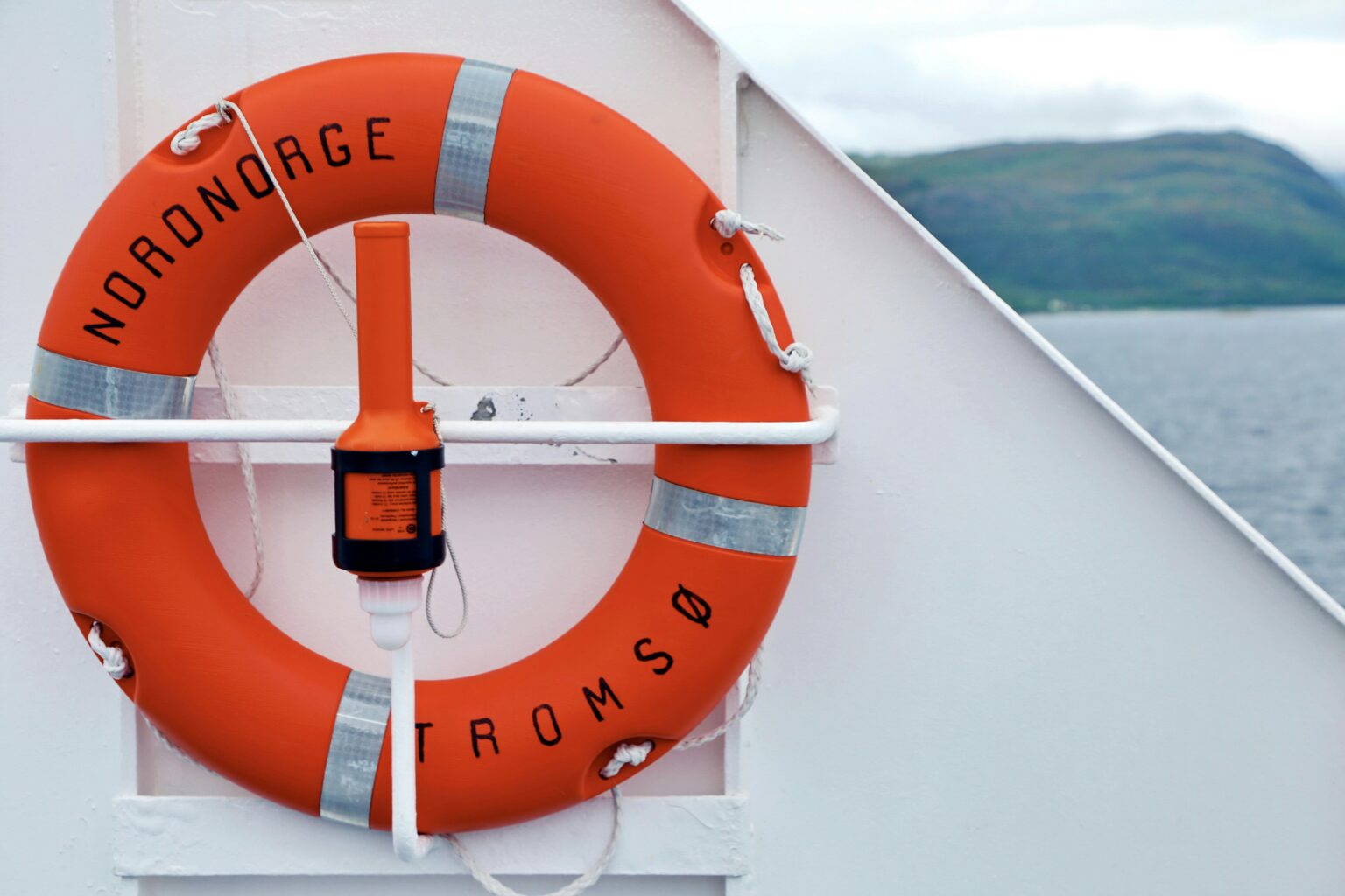 Buoyancy of Your PFD: Ensuring Safety and Comfort on the Water - Lake.com
