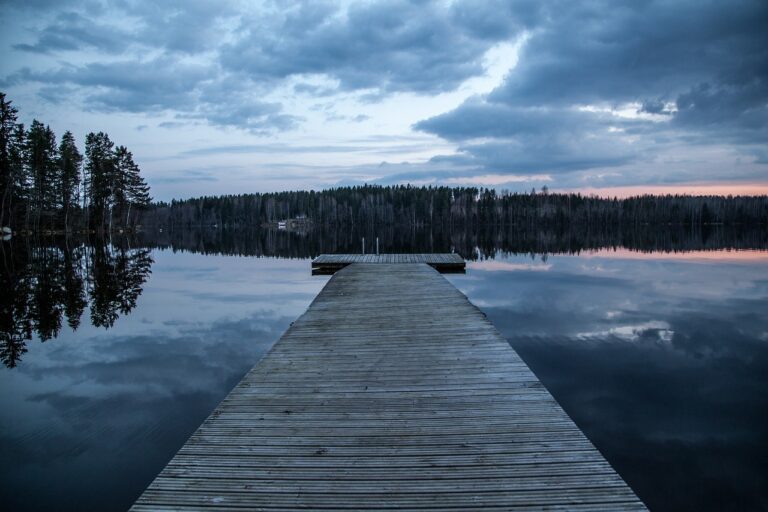 How to Build a Floating Dock: Essential Steps and Tips - Lake.com