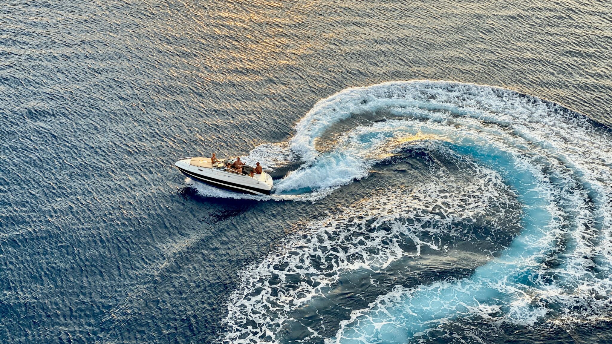 Stepped Hull: The Ultimate Guide to Faster and Smoother Boating - Lake.com