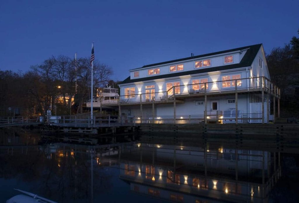 Safe Harbor Great Island, Orrs Cove, Slips, Fuel, Amenities | Lake.com